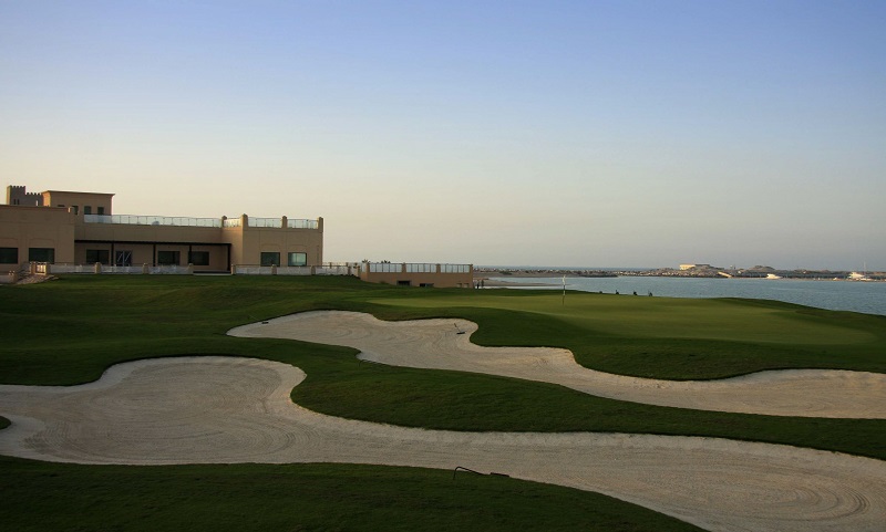 Desert Golf in the Arabian Gulf - United Arab Emirates